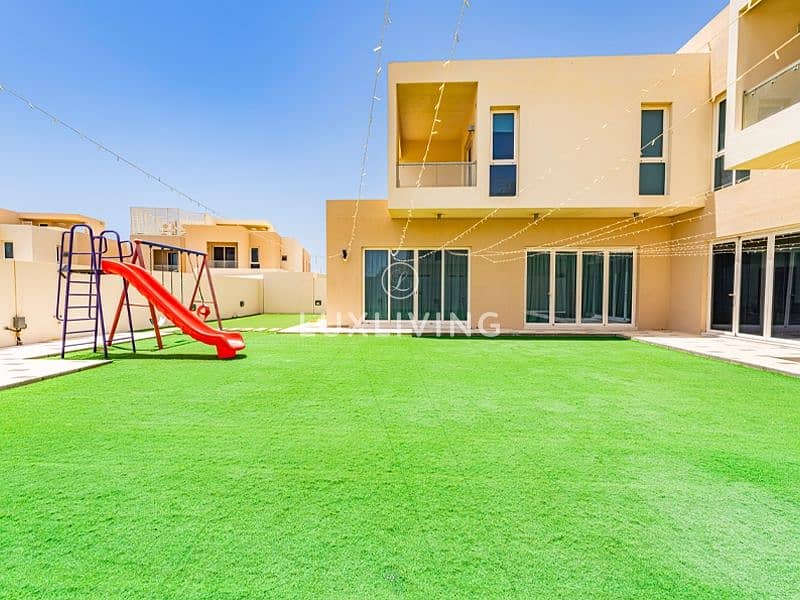 Huge Plot | Landscaped Garden | Well Maintained | Bayut.com