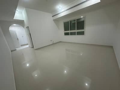 BRAND NEW SPECIOUS VERY BIG STUDIO WITH HUGE KITCHEN HUGE WASHROOM AVAILABLE PRIME LOCATION IN ...