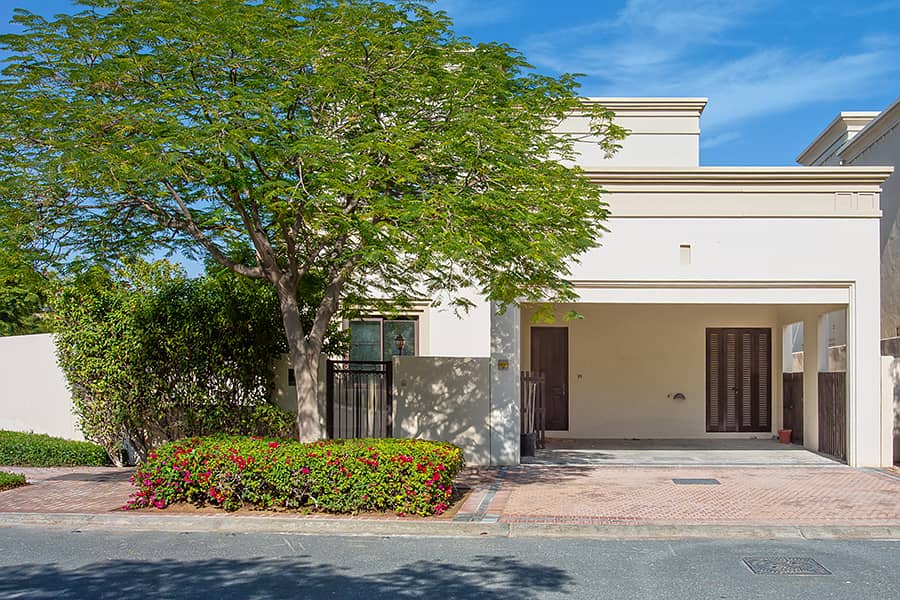 Corner Plot | Vacant on Transfer | Single Row | Bayut.com