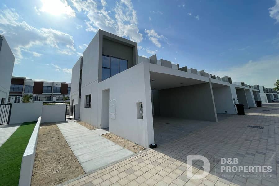 BRAND NEW | SINGLE ROW | LARGE LAYOUTS | Bayut.com