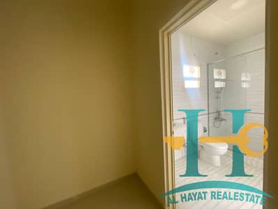 Al Rawda 3, Al Salam Street, the second row, opens onto two streets ...