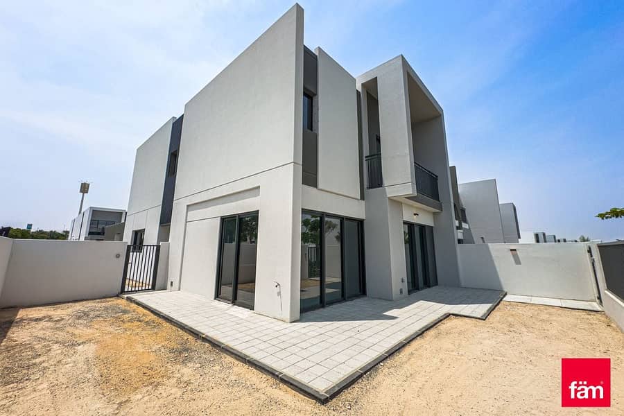 Vacant | Single Row| 4 Bedroom + Maid | Bayut.com