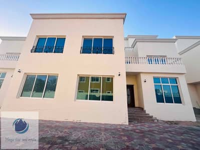 well maintained l 6 Bedroom compound villa + maid room l roof terrace ...