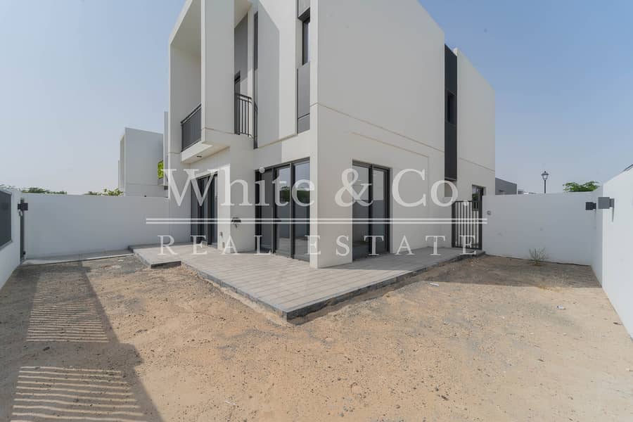 Huge Plot | Corner Unit | Prime Location | Bayut.com