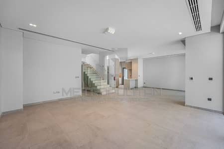 Multiple Options | Large Plot | Single Row | Bayut.com