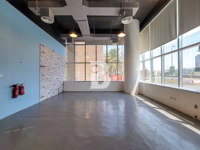 277 SQM | Prime Location | Corner Showroom | Bayut.com