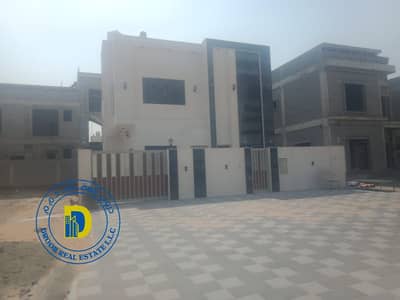 For sale, a villa with high-end finishing on the main street, in a ...