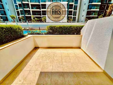 Chiller free! Modern Layout! Studio with Terrace! Built-in Kitchen ...