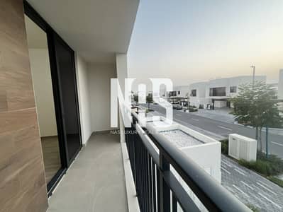 biggest plot | corner unit | Prime location | Bayut.com