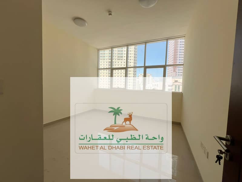 First tenant, two rooms and a hall for annual rent in Sharjah, in Al Nahda 1, free parking ...