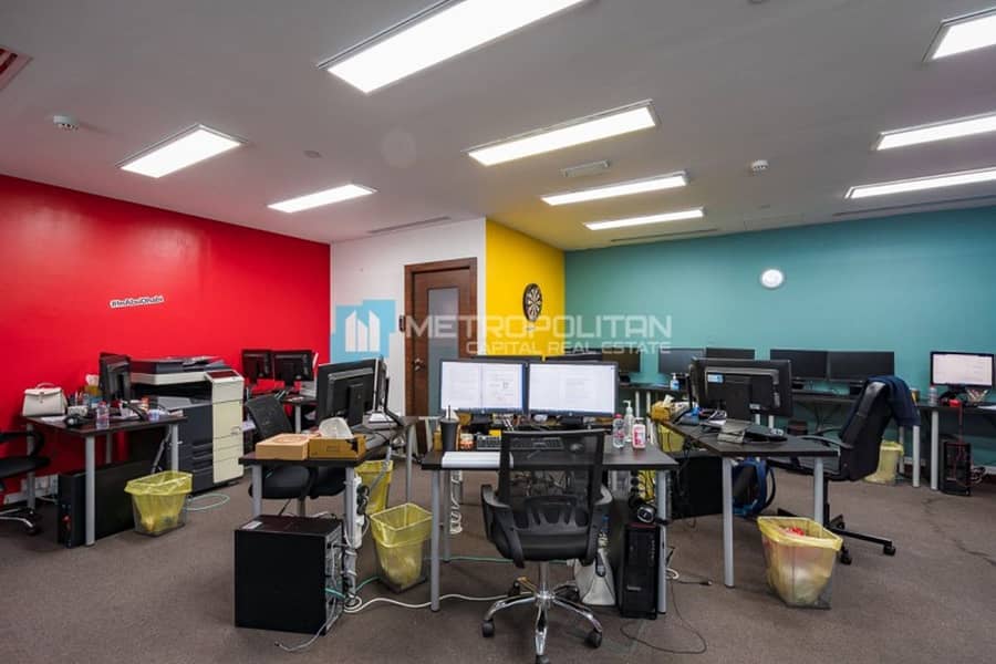 Commercial Office | High Floor | 5 Parking Slots | Bayut.com