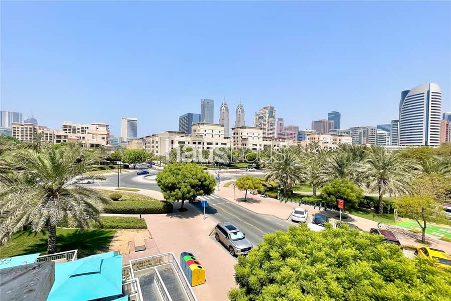 Vacant on Transfer | Corner Unit | Upgraded | Bayut.com