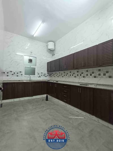 Luxurious 3 Master Bedrooms Majlis at Ground Floor Near Makani Mall ...