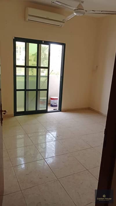 Two rooms, a living room, 2 bathrooms, a balcony, for rent without ...