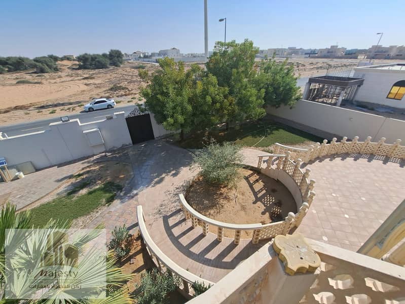 For sale a luxurious villa in the Emirate of Sharjah, Al Rahmaniya area ...