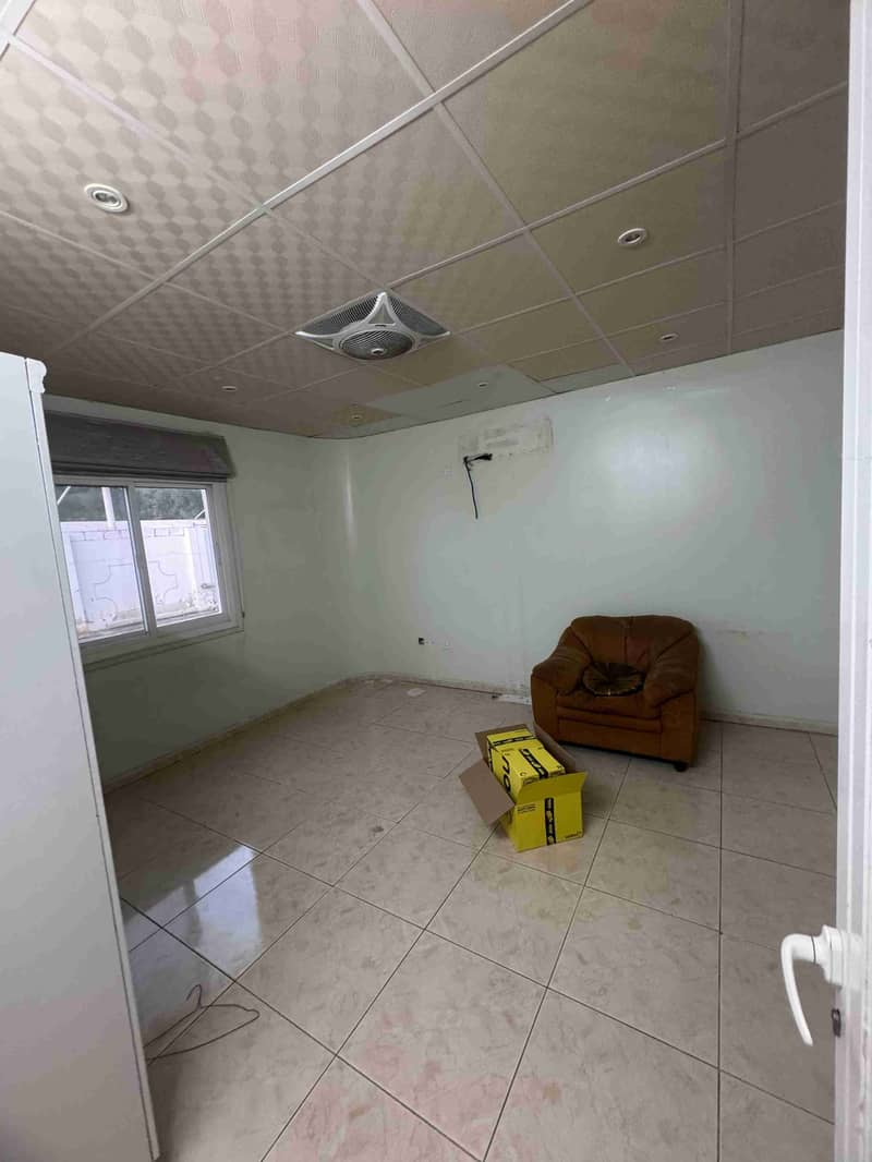 lilbaye bayt fi alghabibat thani qiteat min alshaarie misahat alarid ...