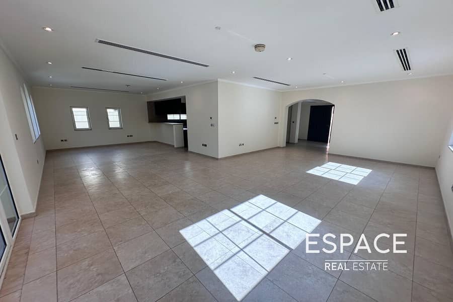 Parking Facing | Large Plot | Dsitrict 6 | Available Now | Bayut.com