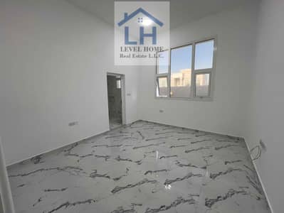 Available apartment consisting of two rooms and a hall, first floor ...