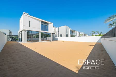 Single Row | Massive Plot | 4 Bed | Large Villa | Bayut.com