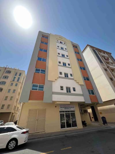 Building for sale with 10% income, selling price 5,800,000 in Al-Jarf ...