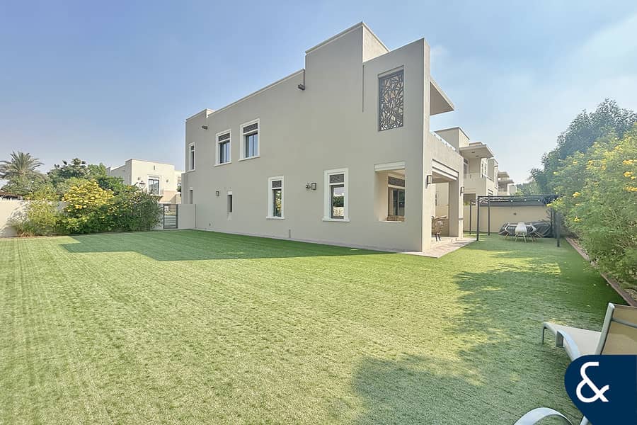 Large Plot | Corner Unit | 5 Bed Plus Maid | Bayut.com