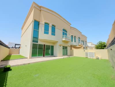 Separate in Community !! Luxury 4 Bedroom Villa !! Shared Pool & Gym ...