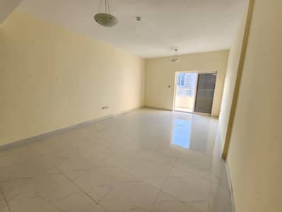 New tower, first tenant, free parking, free month, two master bedrooms, large hall with balcony ...