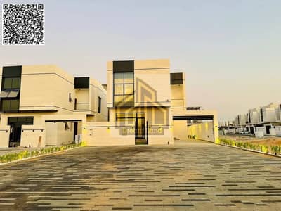 Two-storey villa, 25-meter setback in front of the villa, large ...