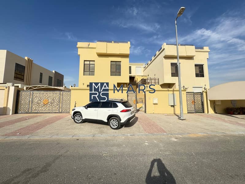 فیلا في حوشي 5 غرف 130000 درهم - 10604307 | Bayut.com