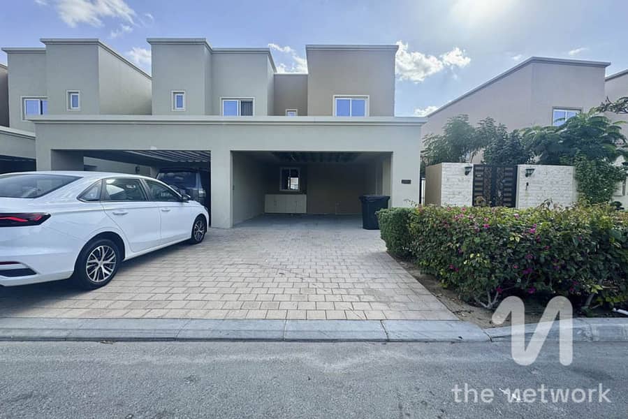 Single Row | Large Corner Plot | Vacant | Bayut.com