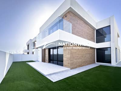 Double Row 4BR | Spectacular Design | Chic Living | Bayut.com