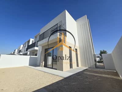 Single Row \\ Stunning Villa \\ Brand New \\ | Bayut.com