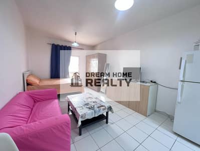 Hug studio neat and clean good view near man hot location for more ...