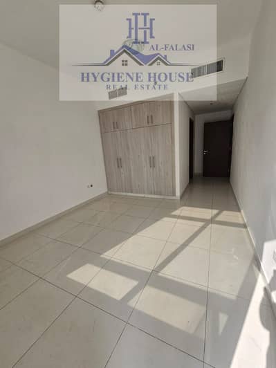 A room and a hall are available in Al Rashidiya 3, with a master ...