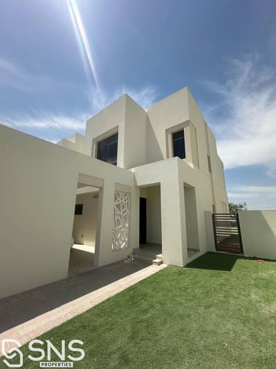 | Single Row | Most Spacious | Largest Layout | | Bayut.com