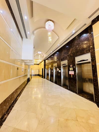 Free Parking! Luxury All Around 2BHK ( Master Bedroom) With 2 Washrooms ...