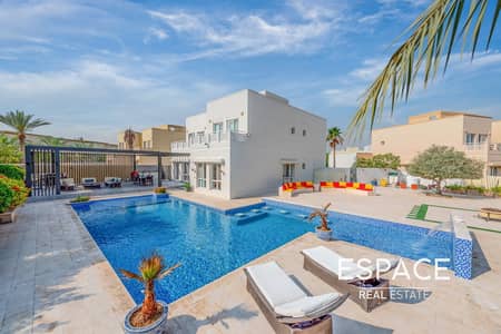 Big Plot | Unique Location | 5 Bed Upgraded | Bayut.com