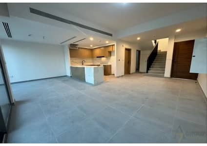 Exclusive Big Plot Vacant Brand New 4 bedroom + Maid Room Close to Park & Pool | Bayut.com