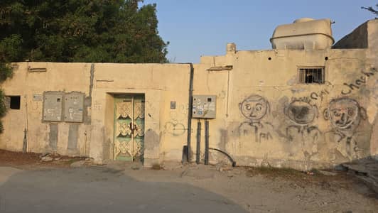 lilbaye bayt fi alnaasiriat fi 3 ghuraf wasalat misahat 2477 qadam ...