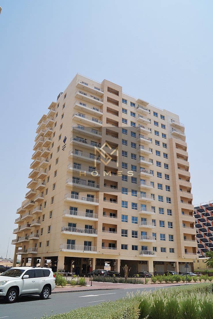Vacant 1-Bedroom Apartment for Sale in Mazaya 4, Queue Point - Liwan ...