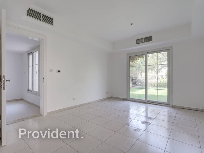 Lake Backing | Large Plot | Vacant Now 2E | Bayut.com