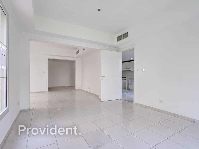 Lake Backing | Large Plot | Vacant Now 2E | Bayut.com