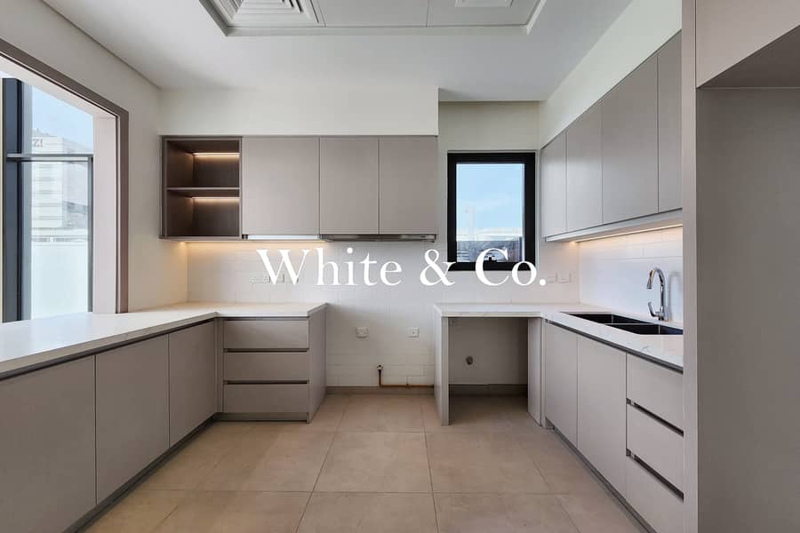 Single Row | New and Vacant | Big Plot | Bayut.com