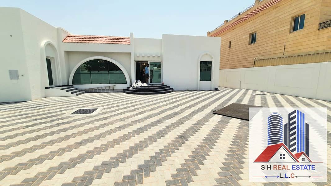 SSingle Story 4 Master Bedrooms Villa With Outside Servant block ...