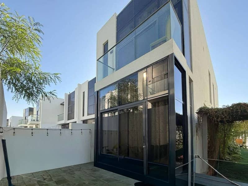 Next to Pool | Vacant | Corner Plot | Bayut.com