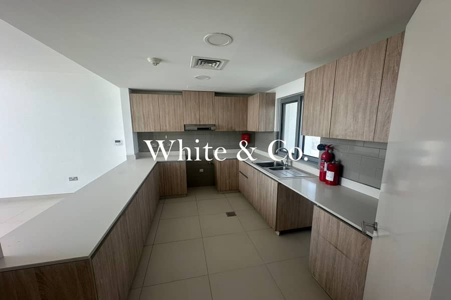 VOT | Single Row | Study and Maids Room | Bayut.com