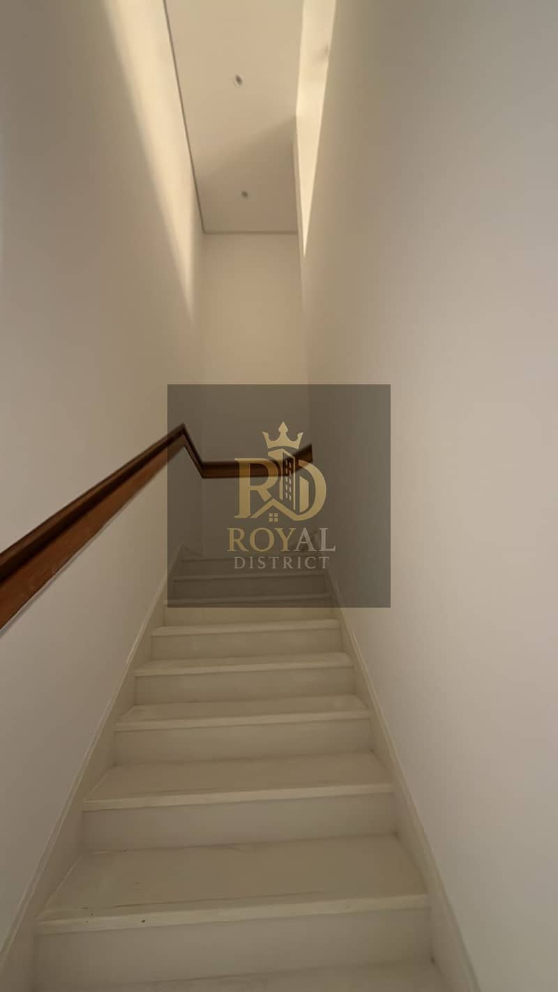 SUPER DISTRISSED DEAL |4 BED MASTER | PRIME LOCATION | STAND ALONE ...