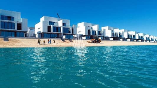 A dreamlike palace / a piece of beauty / in the most beautiful ...