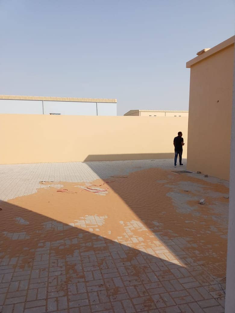 For rent : warehouse inumm alquwein | Bayut.com