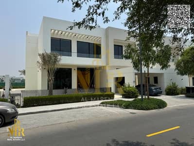 Exclusive Freehold Villa | Private Pool | Golf Course & Lake View ...